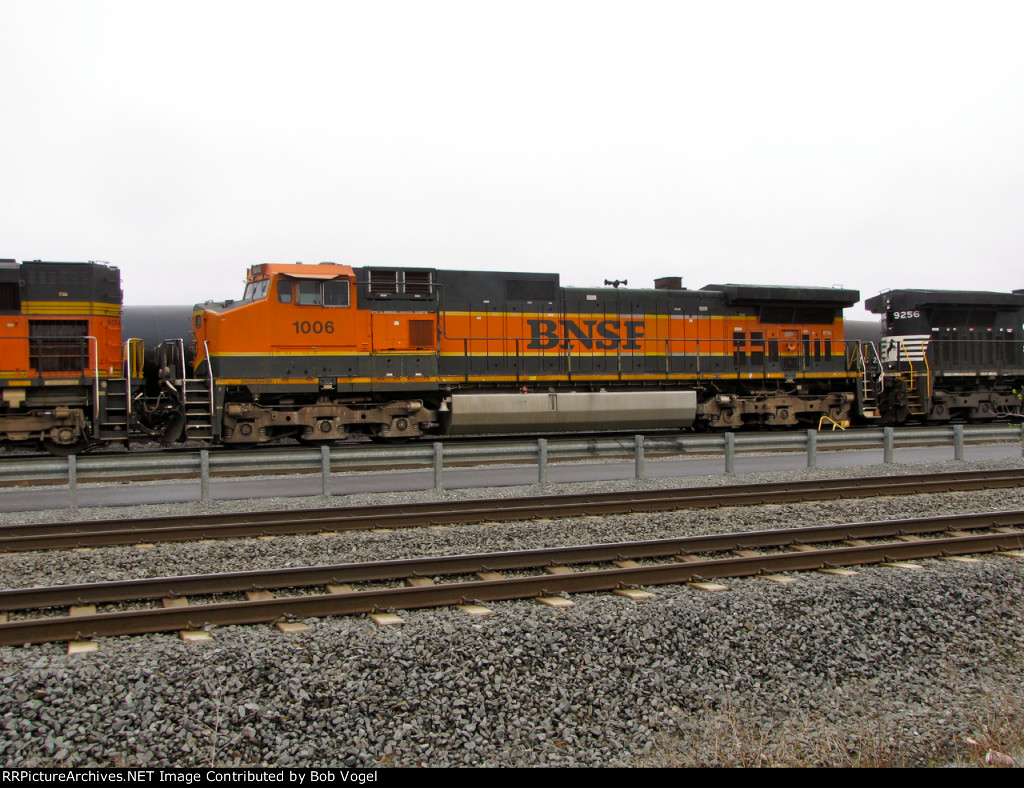 BNSF 1006